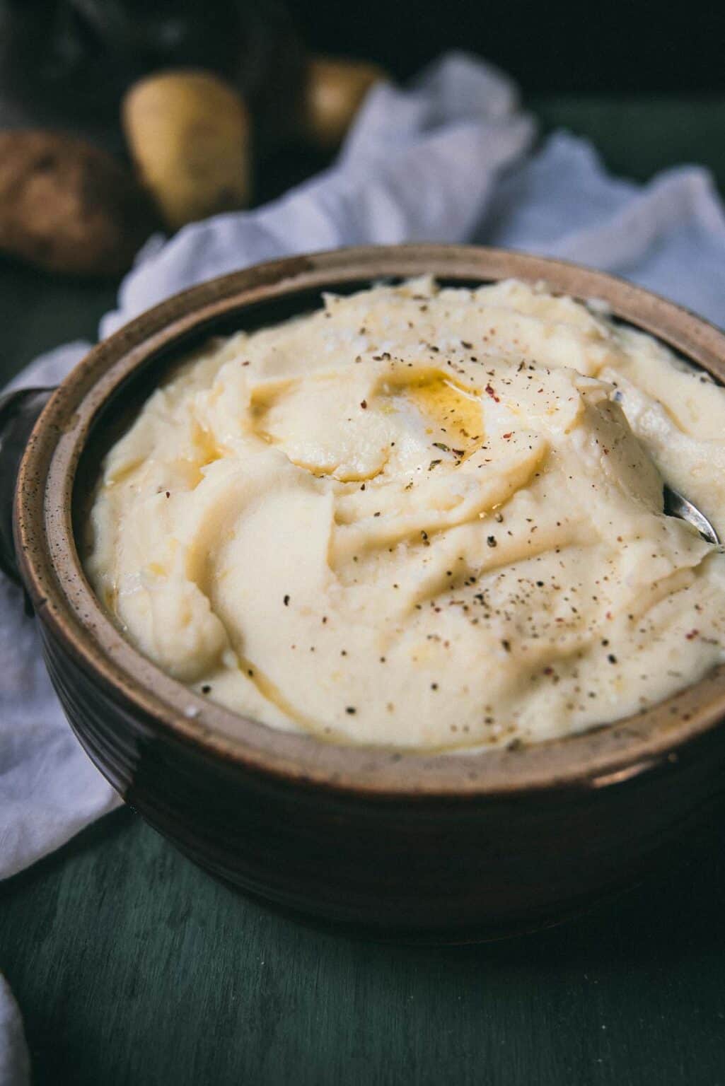 Classic Fluffy Mashed Potatoes - Hunger Thirst Play